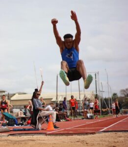 Athlétisme : Lebon Atoungbré établit un nouveau record ivoirien à ...