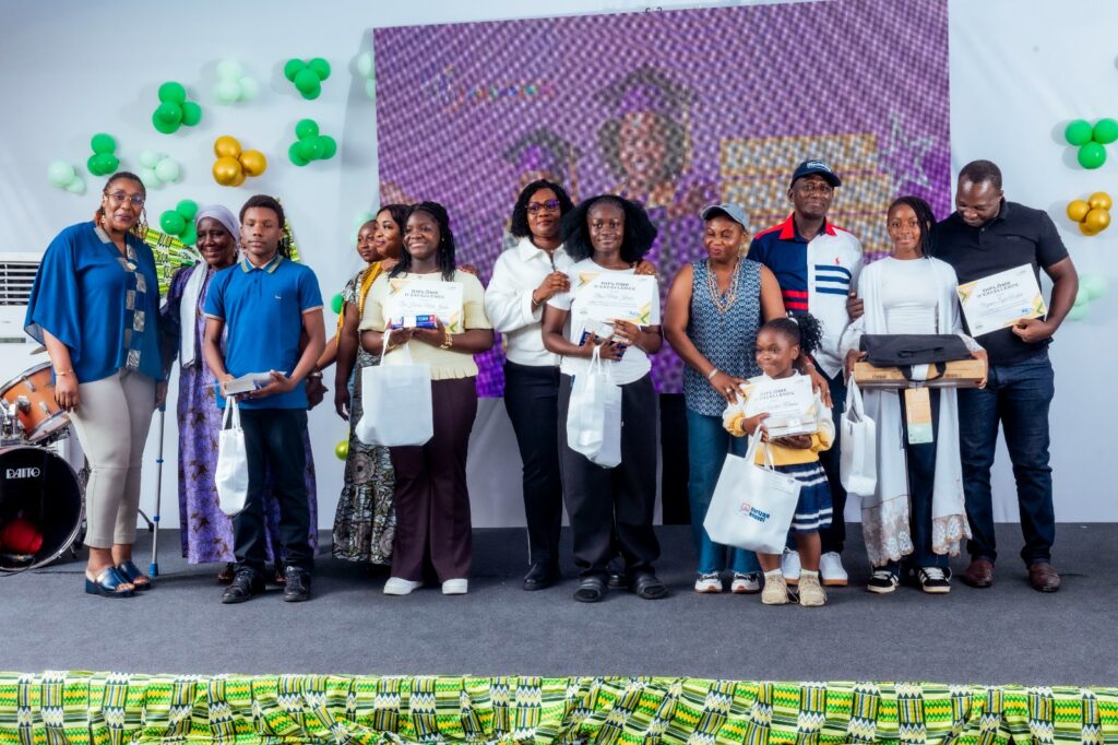 Célébration des meilleurs élèves du lycée Fred et Popée : Thomas Zao ...